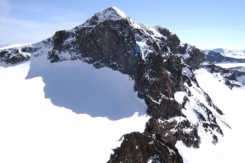 Climb the two highest mountains in Norway | Embark.org