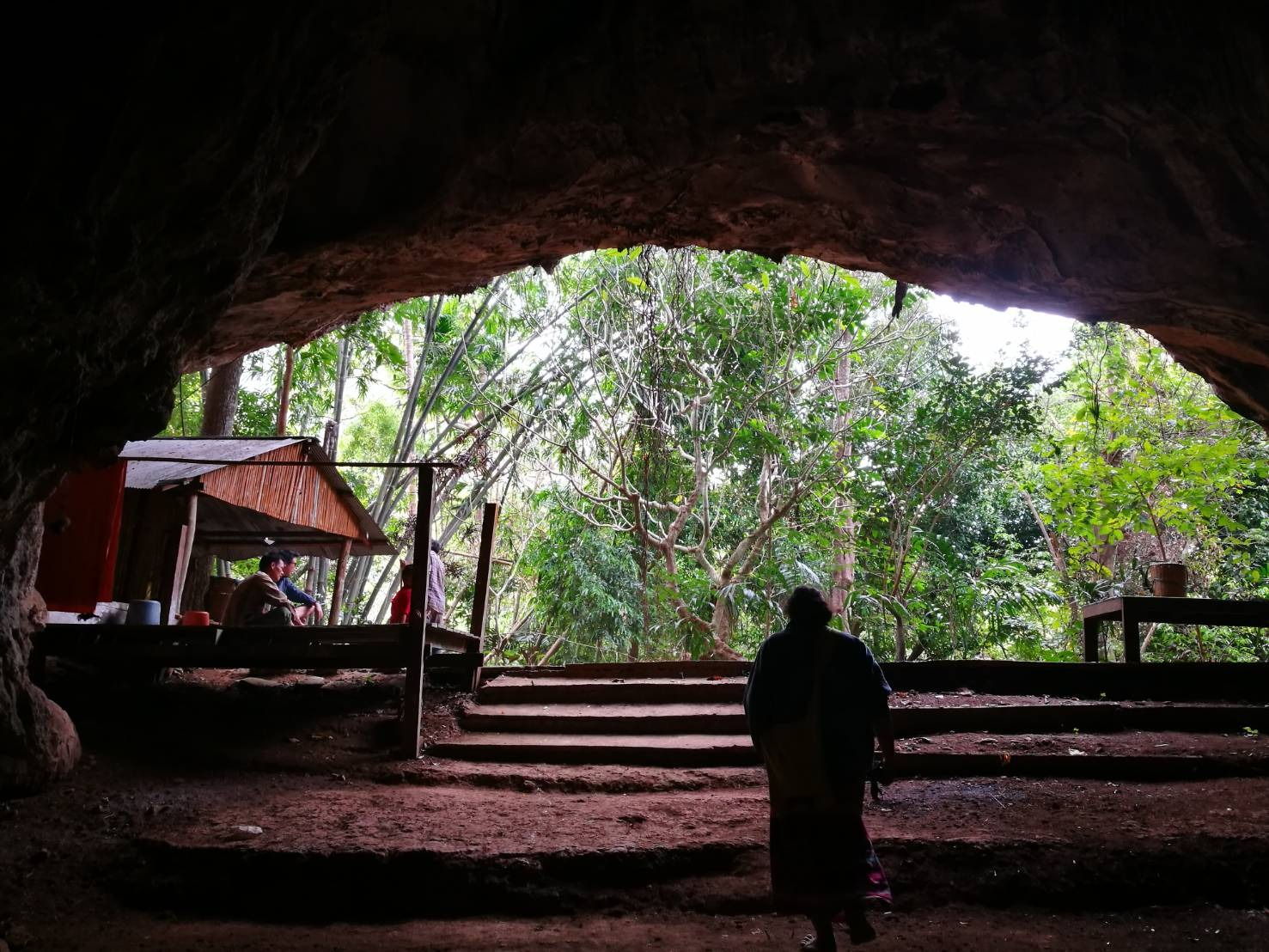Stay Overnight in a Hill Tribe Village in Kanchanaburi | Embark.org