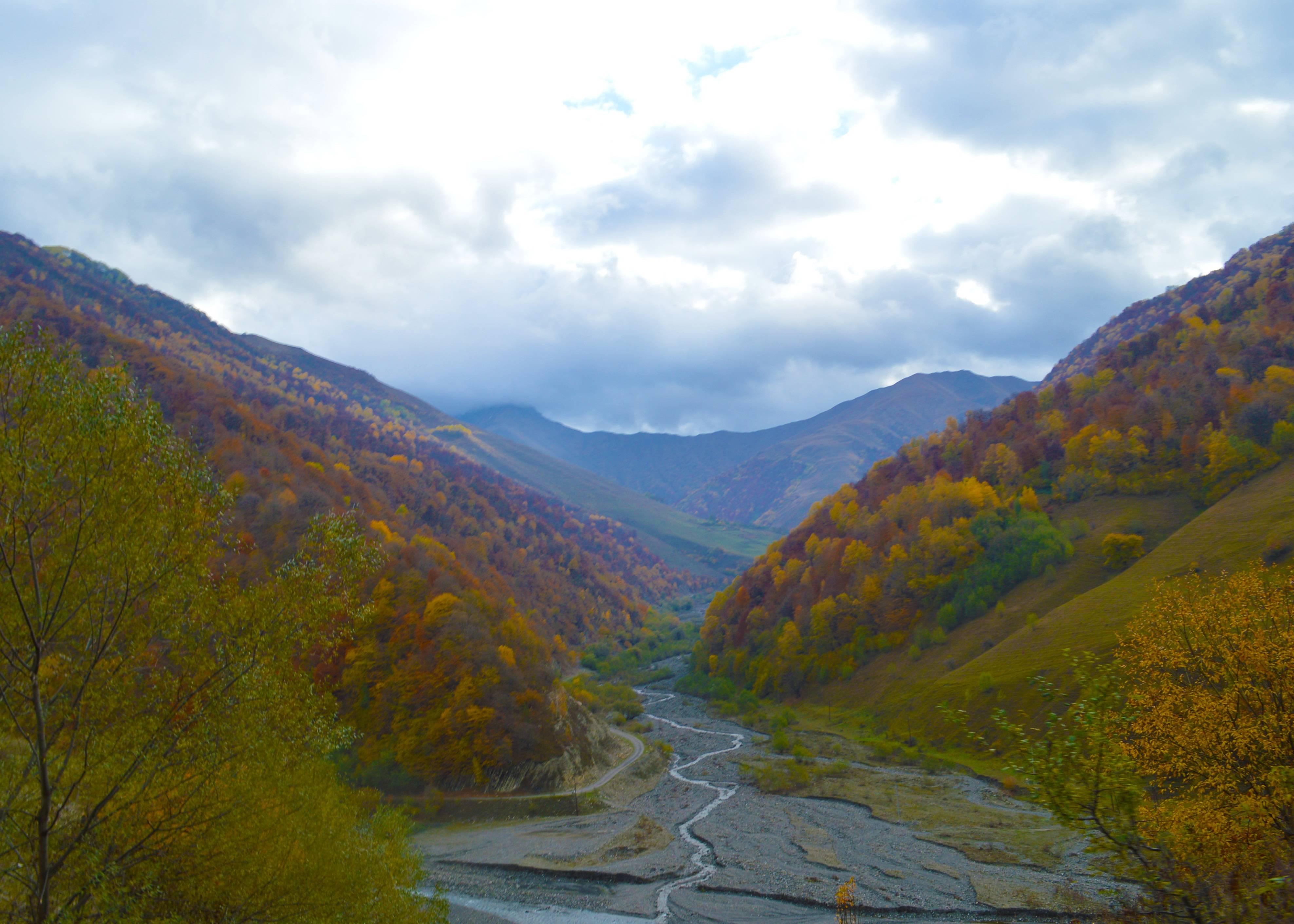 TRAVEL IN GEORGIA - ANANURI - GUDAMAKARI - VILLAGE CHOKHI - LAKE ...
